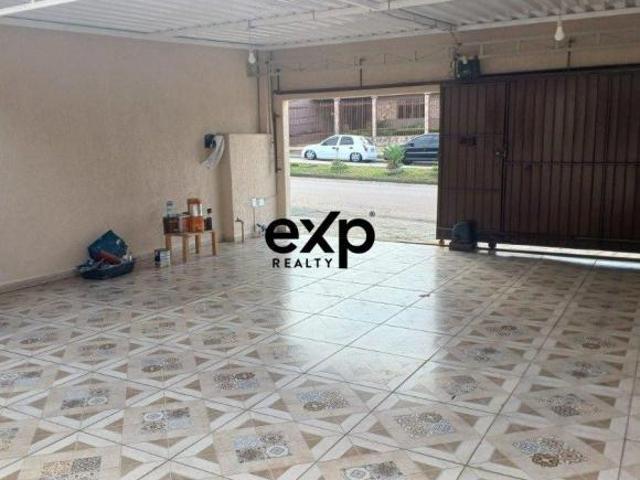 Casa de Frente para Ruai com 2 Suítes, Espaço Gourmet e Localização Privilegiada a 50m do Mercado Bo