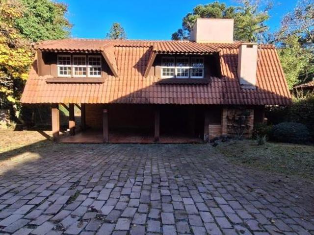 CASA DE INVERNO À VENDA COM 6 DORMITÓRIOS EM GRAMADO RS