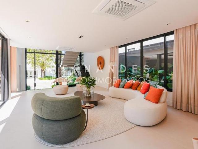 Casa de luxo 4 suítes em condomínio no Alphaville, Santana de Parnaíba SP: 431,38m², 6 vagas e muito
