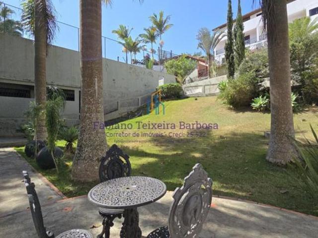 Casa de Luxo 4 suítes, piscina, quadra, jardim no Condominio Parque Imperial em Juiz de Fora à venda