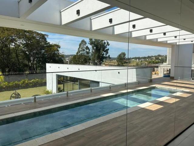 Casa de luxo com lazer completo no Condominio Terras de Sao Jose II para alugar ou comprar