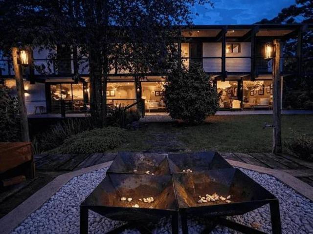 Casa de Luxo com Vista Deslumbrante em Campos do Jordão!