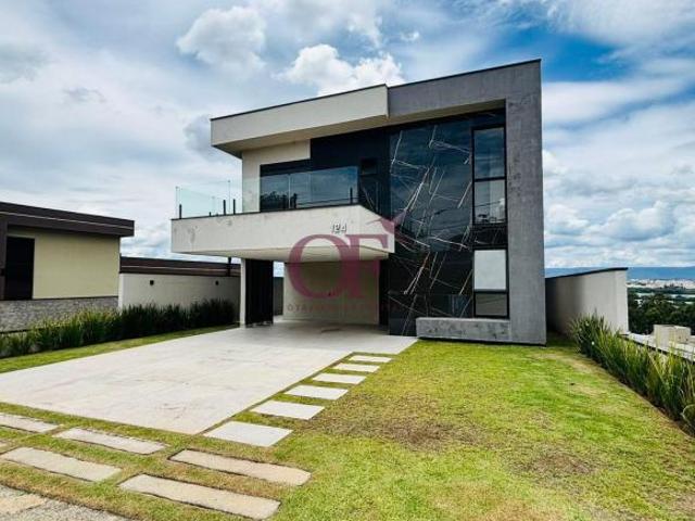 Casa de Luxo com Vista Permanente para a Serra do Japi e Piscina Infinita