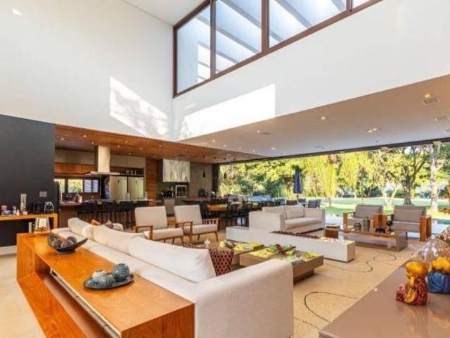 Casa de Luxo com Vista Permanente para o Campo de Golfe | Projeto Rodrigo Latorre | Lago Azul Clube