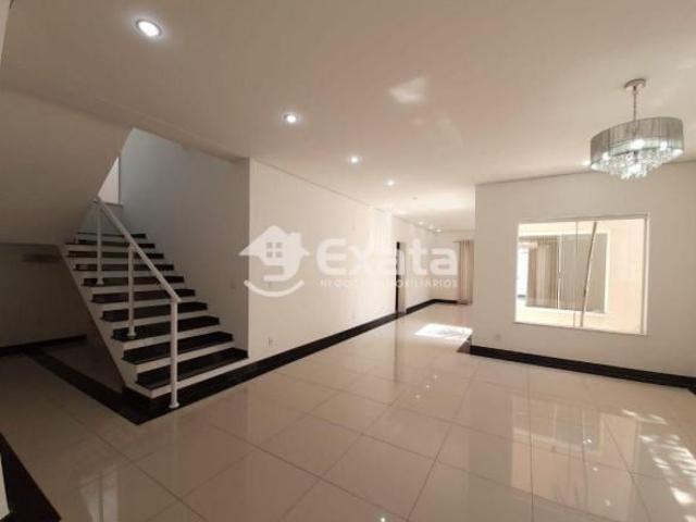 Casa de luxo com 4 suites e area de lazer completa no Parque Campolim, Sorocaba