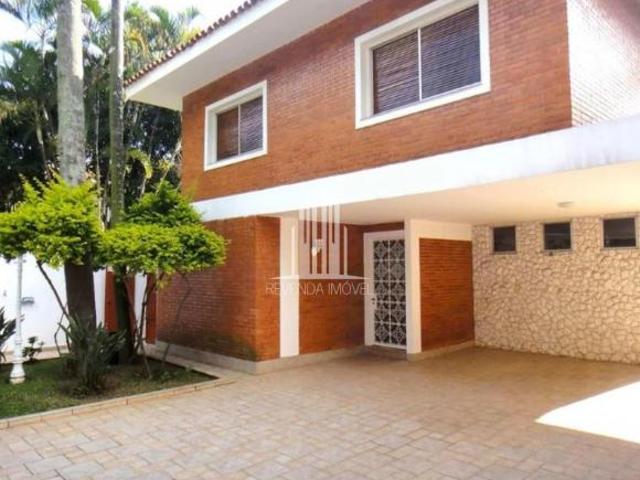 Casa de Luxo com 4 Quartos e 2 Suítes no Jardim Morumbi, São Paulo SP: Aproveite a Oportunidade!