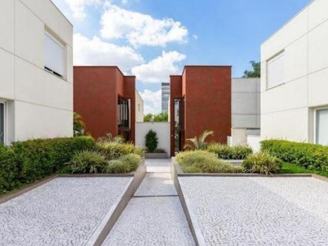 Casa de Luxo à Venda 680m², 4 Suítes, 5 Vagas, por R$ 6.500.000,00 Brooklin São Paulo/SP