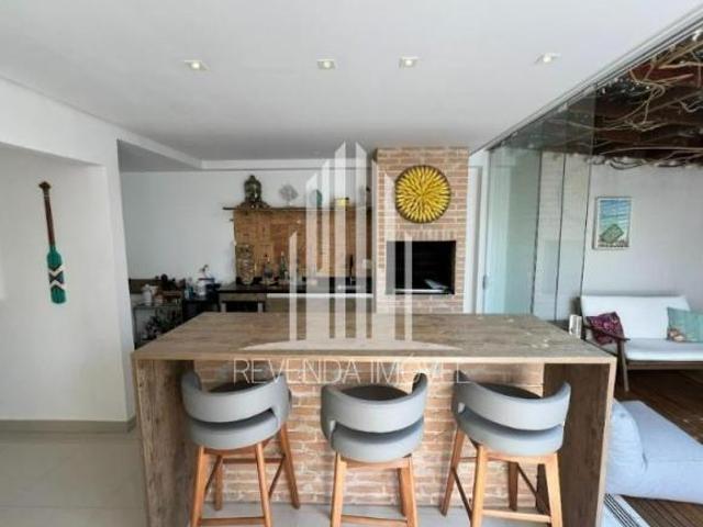 Casa de Luxo à Venda em Tamboré, Santana de Parnaíba SP: 5 quartos, 3 suítes, 2 salas, 3 banheiros