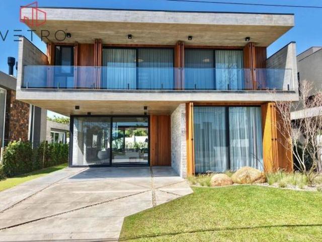 Casa de Luxo à Venda em Capão da Canoa!