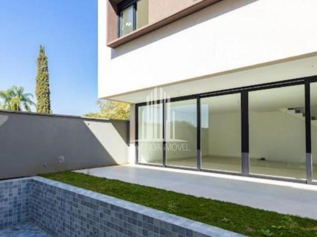 Casa de Luxo à Venda em Condomínio no Jardim Cordeiro, São Paulo SP: 4 Quartos, 4 Suítes, 5 Banhei