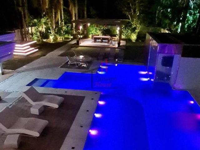 Casa de luxo à venda em Guarujá