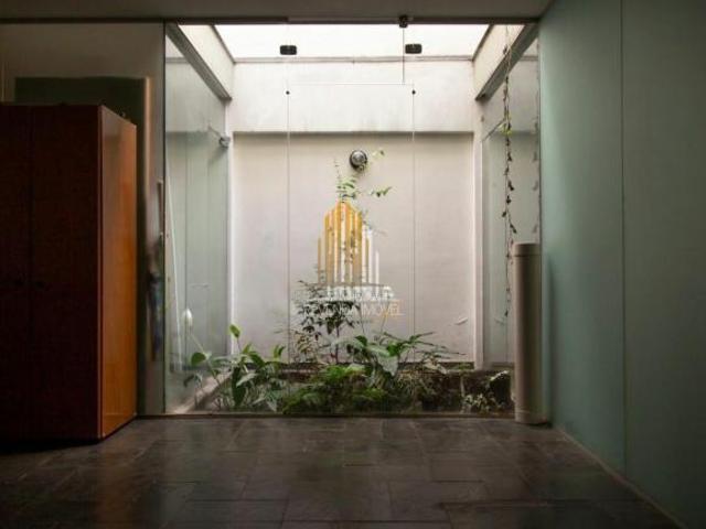 Casa de luxo à venda em Moema, São Paulo 2 quartos, 2 suítes, 3 banheiros, 2 vagas de garagem, 200