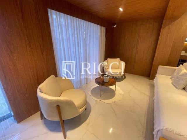Casa de Luxo à Venda em Santos SP, Vila Belmiro: 3 Quartos, 1 Suíte, 3 Salas, 4 Banheiros, 3 Vagas e