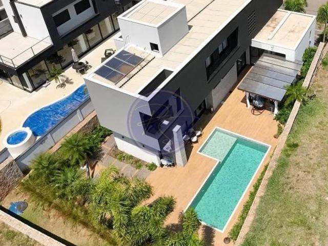 Casa de Luxo à Venda no Condomínio Vale das Águas em Bragança Paulista 4 Suítes, 3 Salas, 6 Banhei