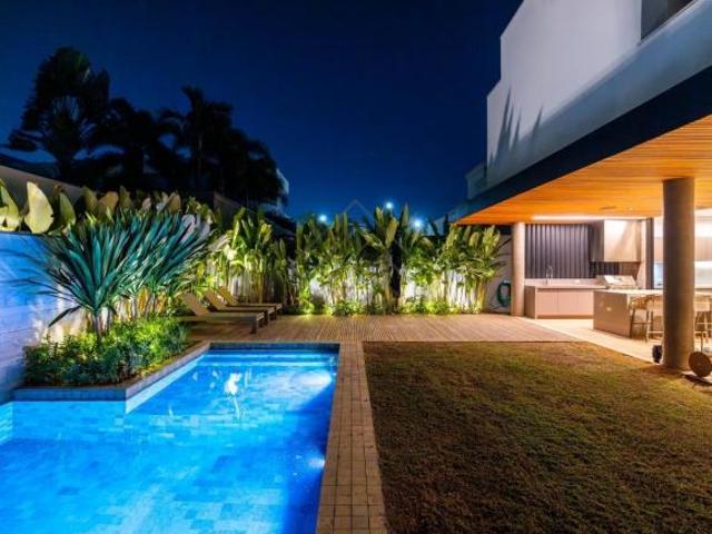 Casa de Luxo à Venda no Condomínio Villa Lobos em Paulínia – 4 Suítes e 460m² de