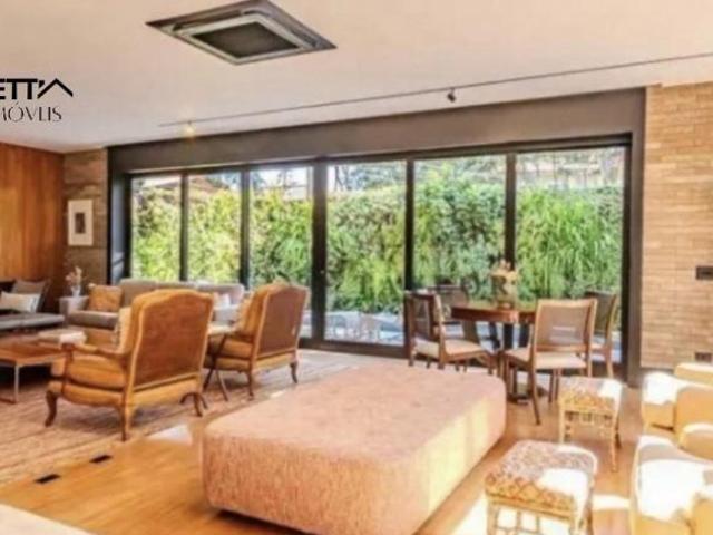 Casa de luxo à venda no Jardim Paulista em São Paulo com 5 suítes, piscina, jacuzzi, área gourmet e