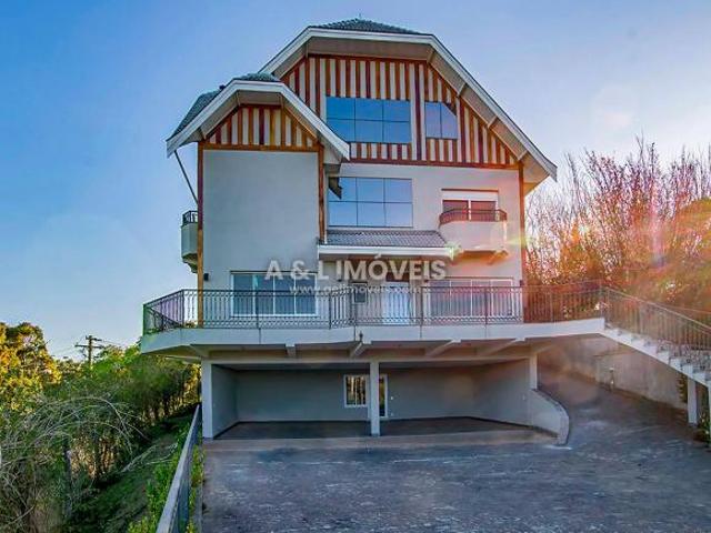 Casa de Luxo | Alto do Capivari | 793 m² | SPA e Casa de Hóspedes