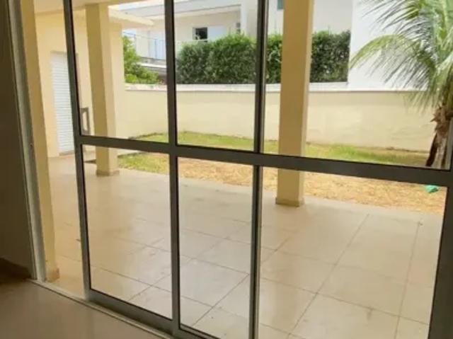 Casa de Luxo em Condomínio: 3 Quartos, 3 Suítes, 5 Banheiros, 4 Vagas em Sorocaba Chácaras Reunida