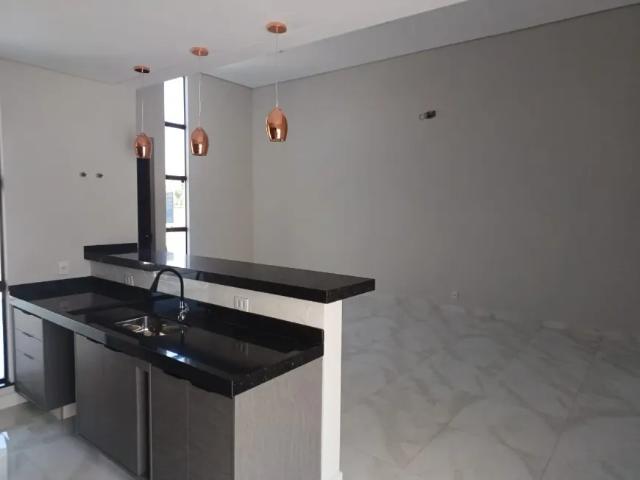 Casa de Luxo em Condomínio na Aparecidinha, Sorocaba SP: 3 Quartos, 3 Suítes, 4 Vagas 181m² Vend