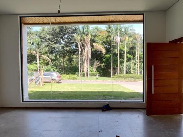 Casa de Luxo em Condomínio: 4 quartos, 1 suíte, 198m² em Brumadinho MG, Condomínio Jardins. Aproveit