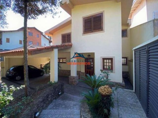Casa de luxo em condomínio: 4 quartos, 2 suítes, 4 salas, 4 banheiros, 6 vagas de garagem em Cotia S