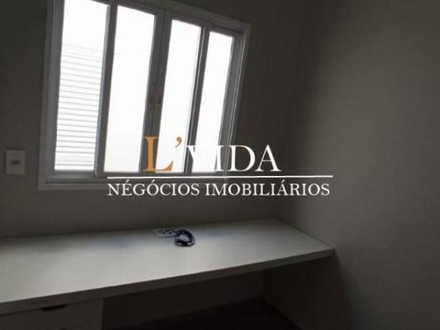 Casa de luxo em condomínio: 4 quartos, 2 suítes, 5 banheiros, 4 vagas, 164m² em Residencial Village