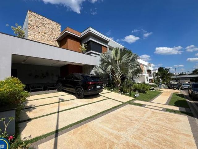 Casa de luxo em condomínio: 4 quartos, 4 suítes, 3 salas, 5 banheiros, 4 vagas, 333,92 m² em Indaiat