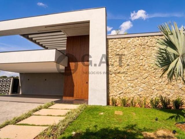 Casa de Luxo em Condomínio: 4 quartos, 4 suítes, 3 salas, 2 banheiros, 6 vagas de garagem em Sorocab