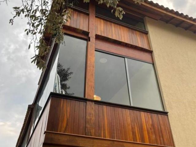 Casa de luxo em condomínio: 4 quartos, 4 suítes, sala espaçosa, ofurô e sala de bilhar em Bragança P