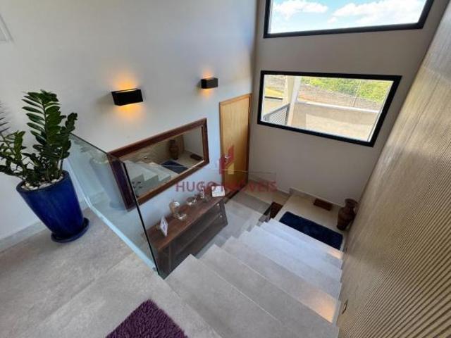 Casa de Luxo em Condomínio 5 quartos, 5 suítes, 3 salas, 6 banheiros, 3 vagas, 450m² São José do