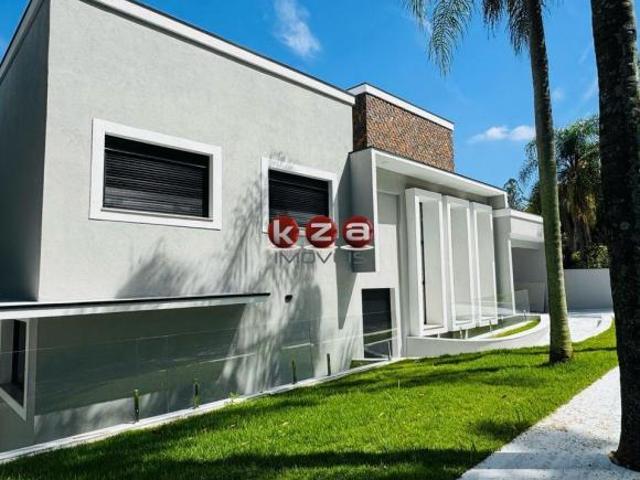 Casa de Luxo em Condomínio: 5 suítes, 5 salas, 9 banheiros, 4 vagas na cidade de Valinhos SP, Condom