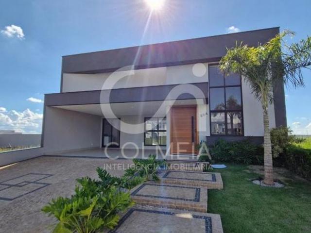 Casa de luxo em condomínio: 3 quartos, 3 suites, 3 salas, 4 banheiros, 4 vagas na cidade de Indaiatu