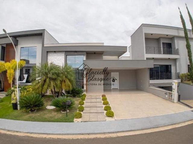 Casa de luxo em condomínio: 3 quartos, 3 suítes, 2 salas, 5 banheiros, 2 vagas de garagem em Indaiat