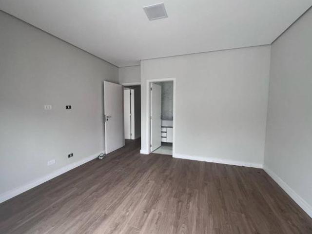 Casa de luxo em condomínio: 3 quartos, 3 suítes, 4 banheiros, 2 vagas na cidade de Jundiaí SP, no Ja