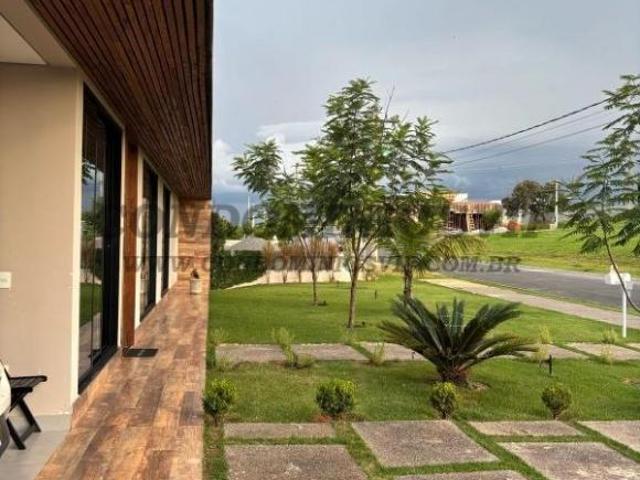 Casa de luxo em condomínio à venda em Araçoiaba da Serra SP, 4 quartos, 1 suíte, 1 sala, 4 banheiros
