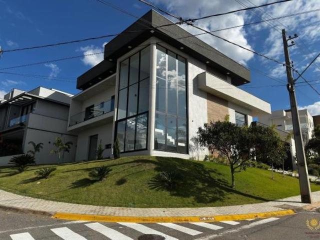 Casa de luxo em condomínio à venda em Bragança Paulista SP, com 3 suítes e 330m² de área no Eurovill