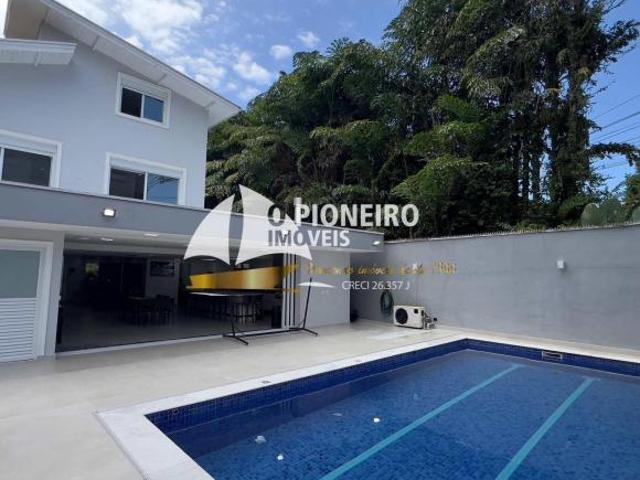 Casa de luxo em condomínio à venda em Juquehy!