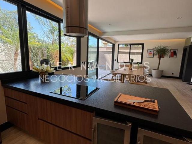 Casa de luxo em condomínio à venda em Santana de Parnaíba SP, 4 quartos, 4 suítes, 6 banheiros, 420m