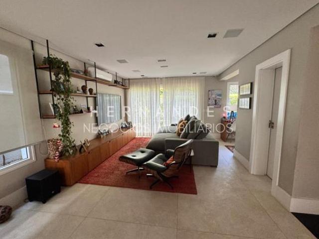 Casa de Luxo em Condomínio à Venda em Santana de Parnaíba SP, Alphaville: 5 Quartos, 4 Suítes, 6 Ban