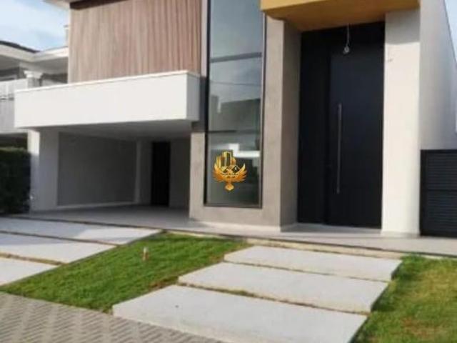 Casa de luxo em condomínio à venda em Taubaté SP 4 quartos, 4 suítes, 5 banheiros, 4 vagas 360m²