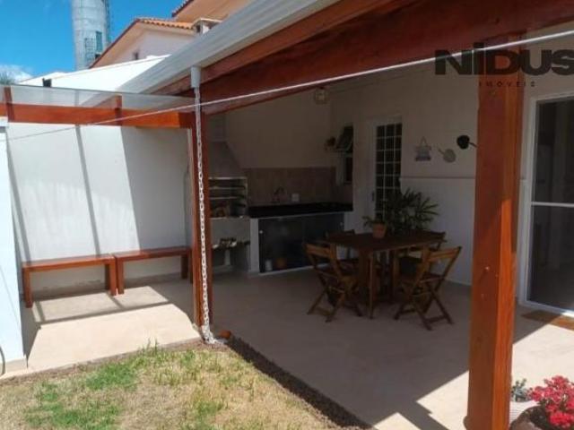 Casa de Luxo em Condomínio à Venda em Votorantim SP, Villa Flora Residencial: 3 Quartos, 1 Suíte, 2