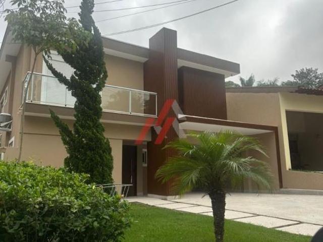 Casa de Luxo em Condomínio Alphaville, 4 Suítes, 3 Salas, 4 Vagas, 305m² Santana de Parnaíba SP