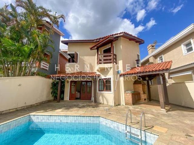 Casa de luxo em condomínio Alphaville, 5 quartos, 5 suítes, 3 salas, 7 banheiros, 2 vagas, 305,71 m²