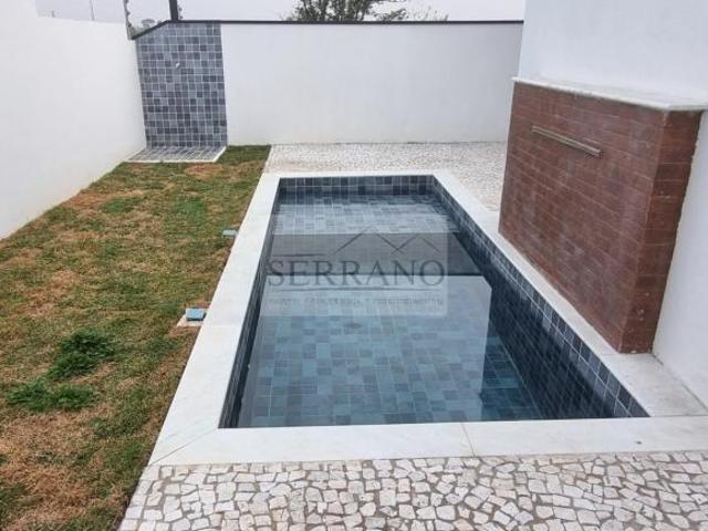 Casa de Luxo em Condomínio com 3 Suítes e 4 Vagas na Vila Pagano, Valinhos SP: Imperdível Oportunida