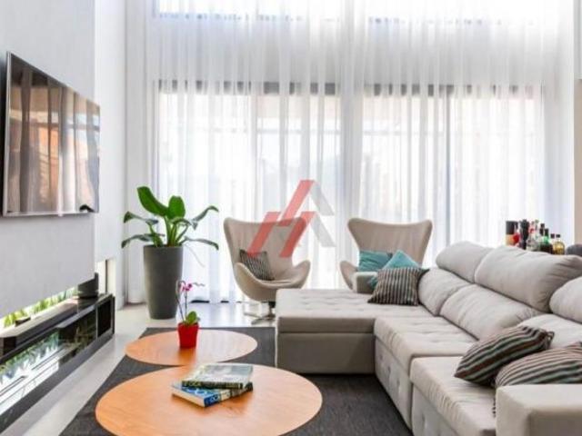 Casa de Luxo em Condomínio em Alphaville SP: 4 Quartos, 4 Suítes, 3 Salas, 6 Banheiros e 6 Vagas de