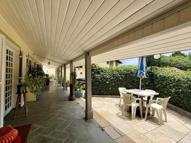 Casa de Luxo em Condomínio em Cotia SP: 4 quartos, 2 suítes, 3 salas, 3 banheiros, 4 vagas, 258m²