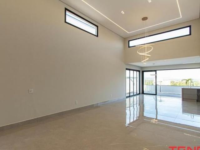 Casa de luxo em condomínio em Itu Vila Martins: 5 quartos, 4 suítes, 2 salas, 2 banheiros, 6 vagas