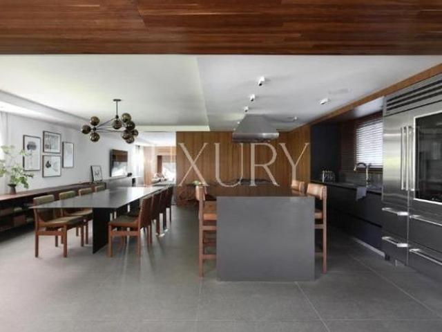 Casa de Luxo em Condomínio Fechado no Alto de Pinheiros a Venda – 925 m² 4 Suítes 8 Vagas e Áre