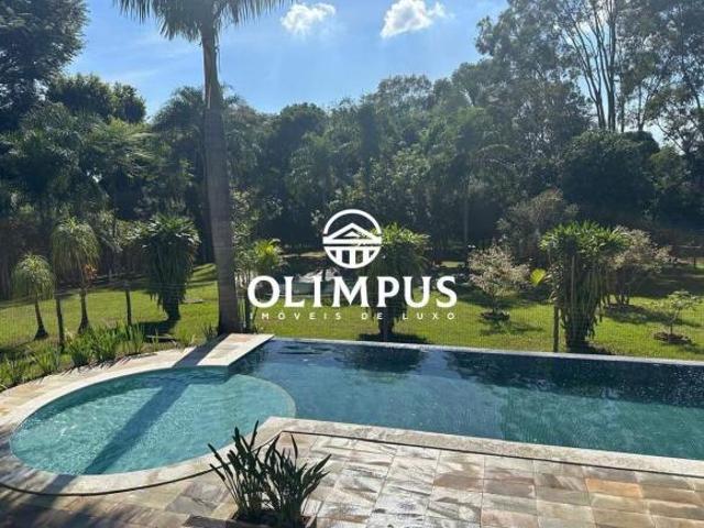 Casa de luxo em condomínio na chácara Morada do Sol em ótimo bairro