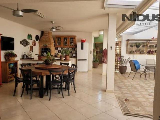 Casa de Luxo em Condomínio na Granja Olga, Sorocaba SP: 4 Quartos, 4 Suítes, 2 Salas, 7 Banheiros, 4